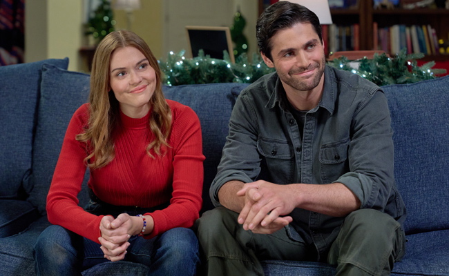 Movie Review :: Hallmark’s Holiday Touchdown: A Bills Love Story – HOTCHKA